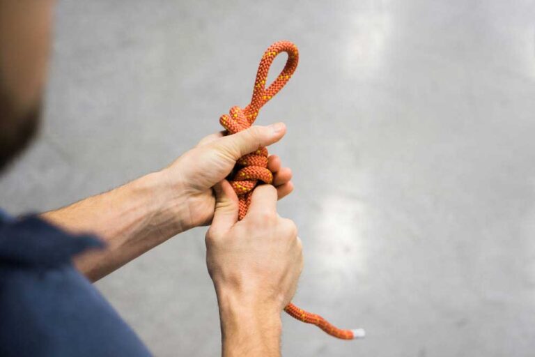 Figure-Eight on a Bight Knot - Gravitec Systems Inc.