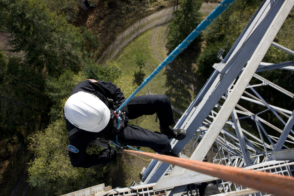 Tower Climber & Rescue Trainer Refresher - Gravitec Systems Inc.